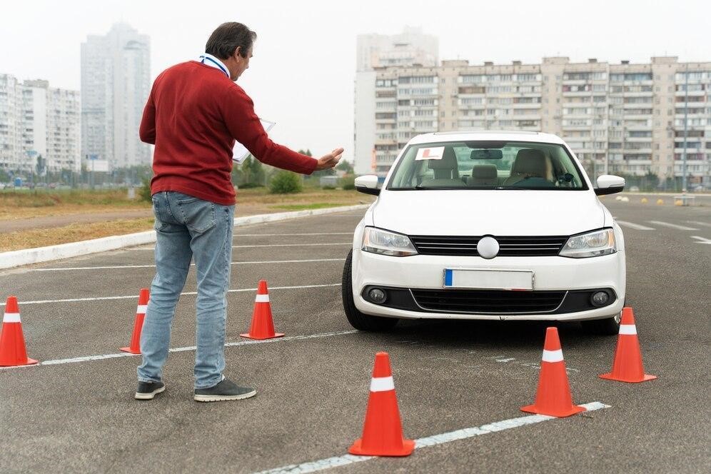 The Top 5 Areas to Practice Driving in Toronto - Elan